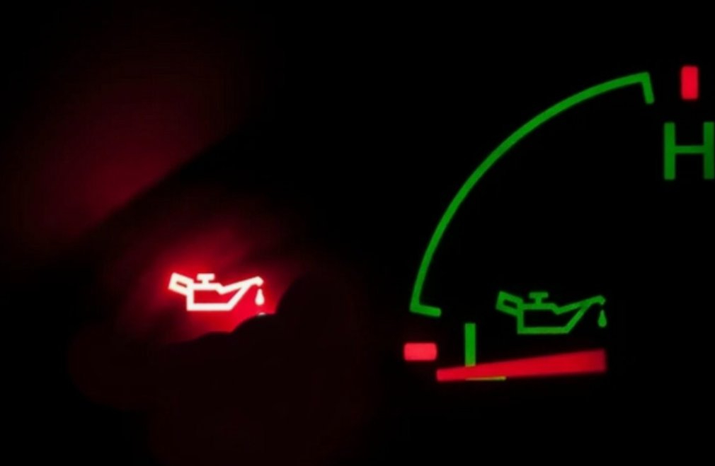Why Does the Yellow Oil Light Come On - Car Malfunctions